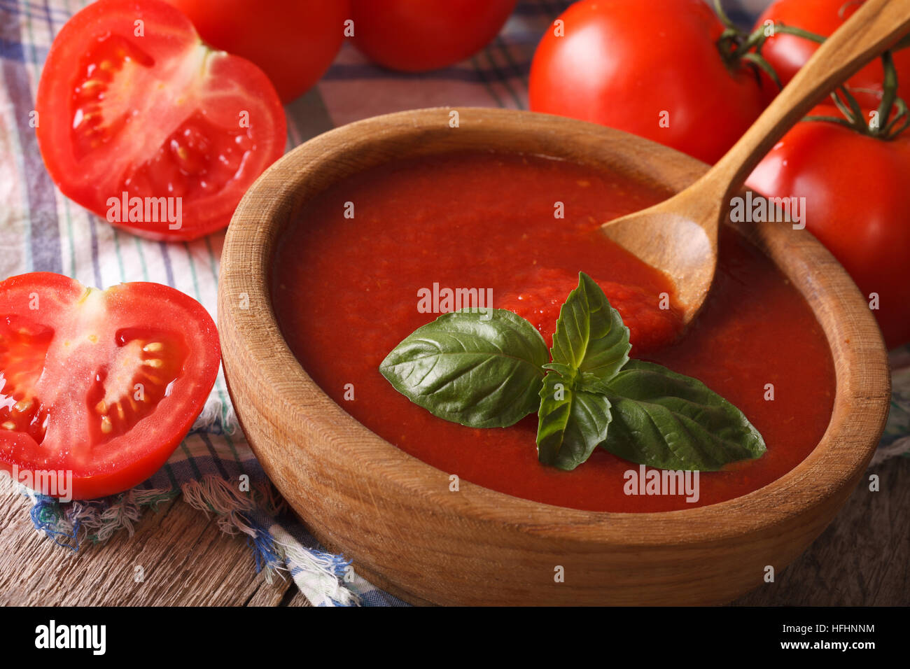 Cooking red sauce hi-res stock photography and images - Alamy