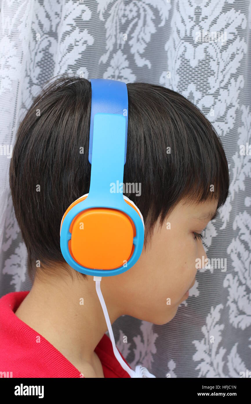 boy with headphone, headphone, boy, male Stock Photo - Alamy