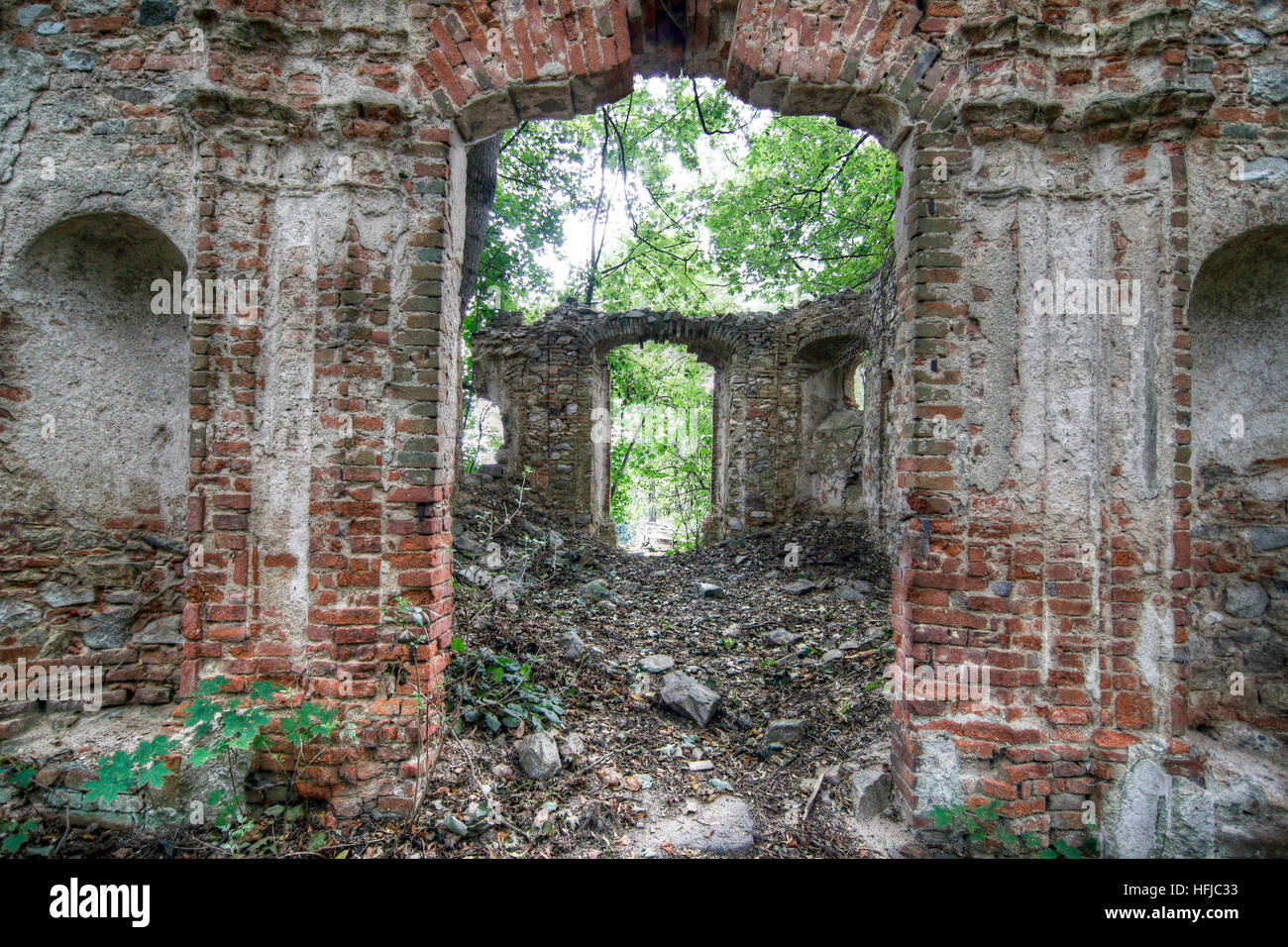 Abandoned architecture hi-res stock photography and images - Alamy