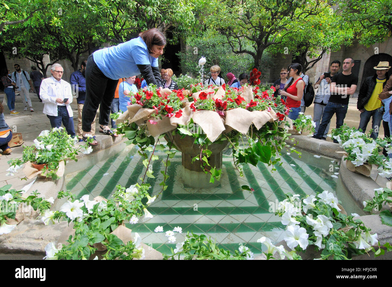 The dancing egg ("l´ou com balla" in Catalan) is an old tradition that ...