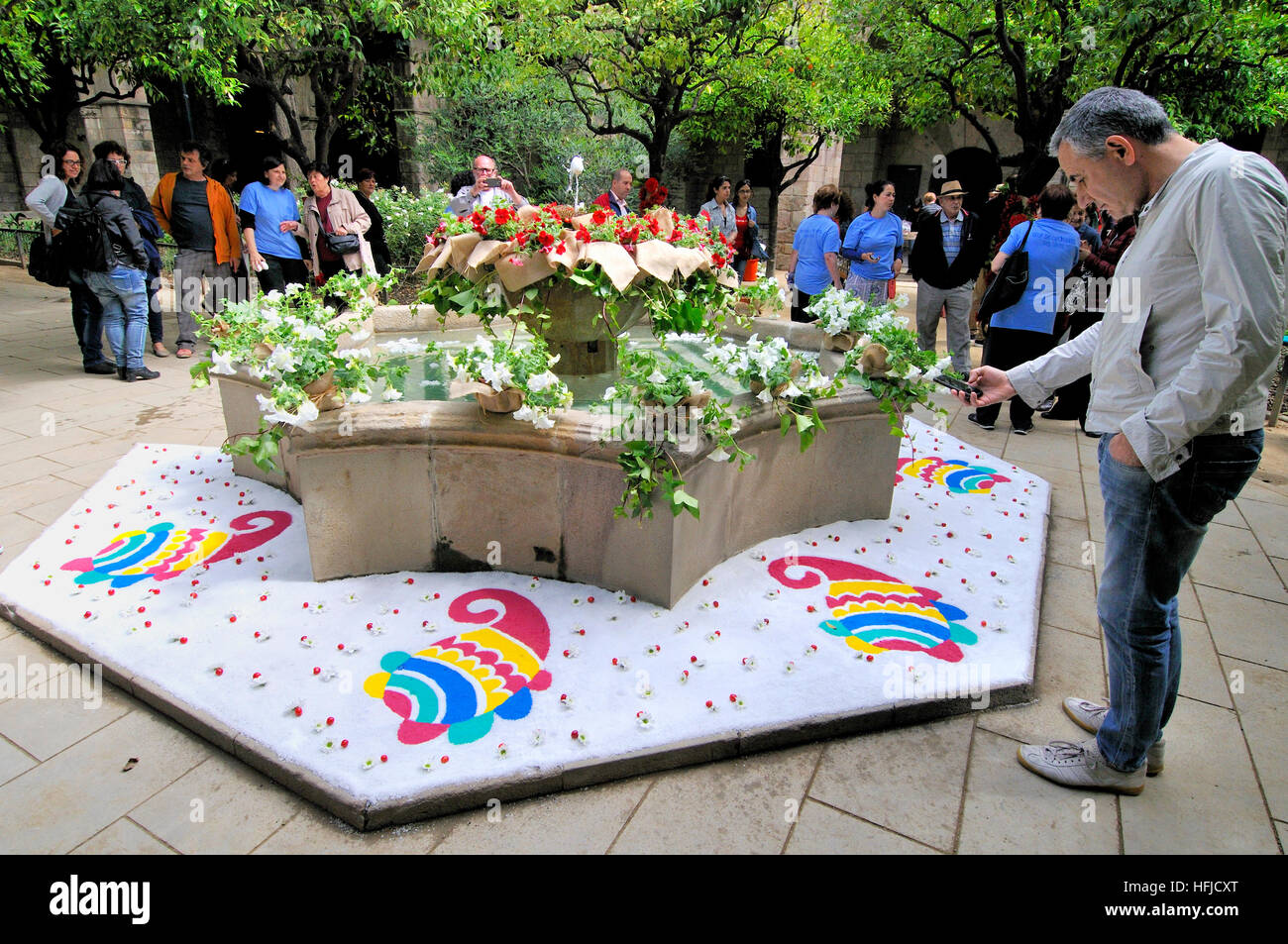 The dancing egg ("l´ou com balla" in Catalan) is an old tradition that ...