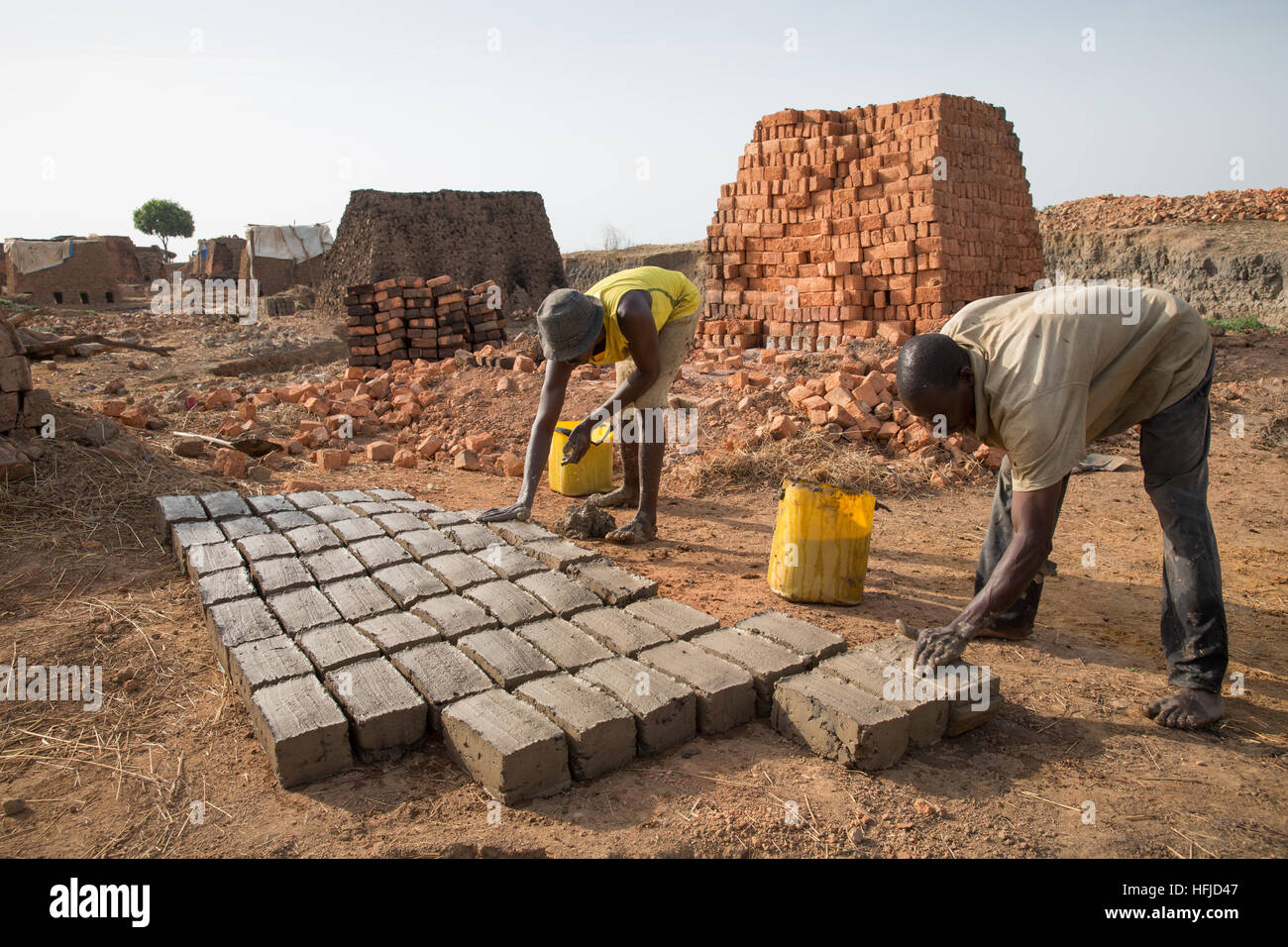 African local worker hi-res stock photography and images - Alamy