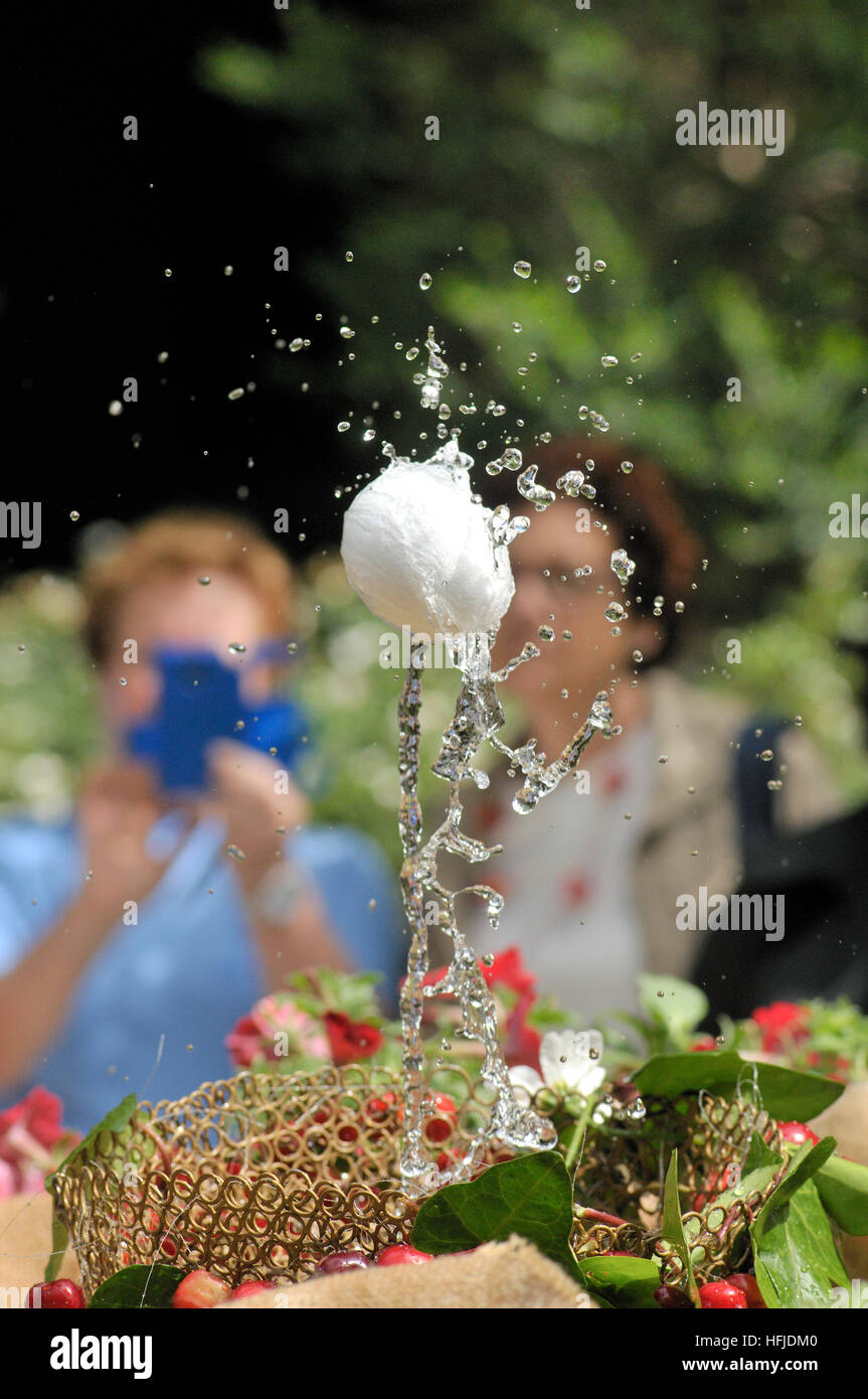 The dancing egg ("l´ou com balla" in Catalan) tradition that takes ...