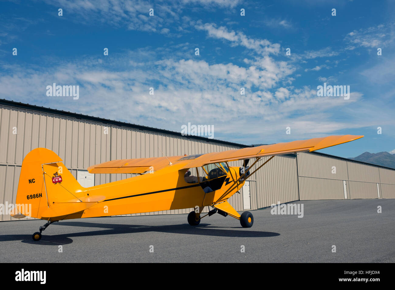 Piper cub j3 hi-res stock photography and images - Alamy