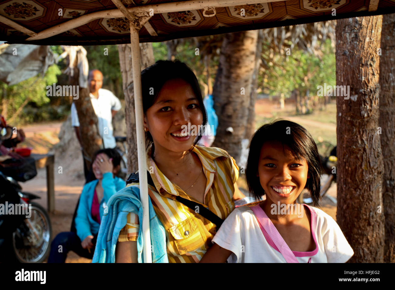 Poor girl hi-res stock photography and images - Alamy