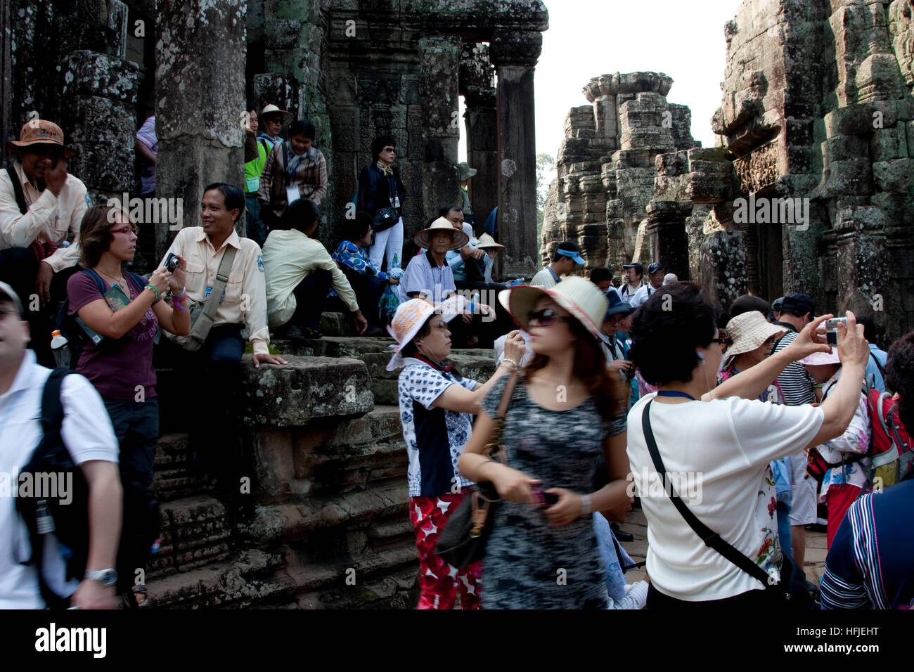 Angkor temple people tourists hi-res stock photography and images - Alamy