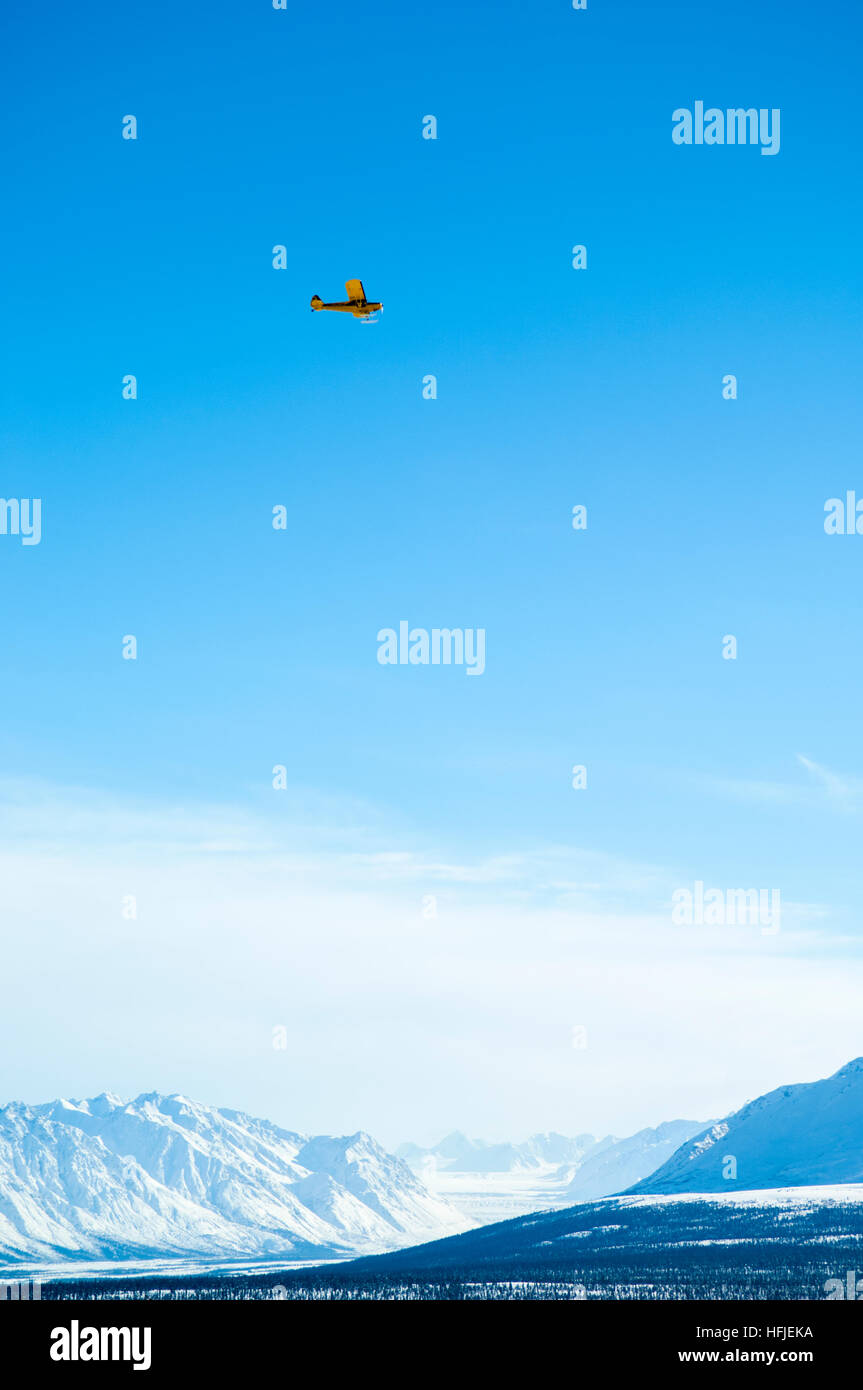 Piper cub flight hi-res stock photography and images - Alamy