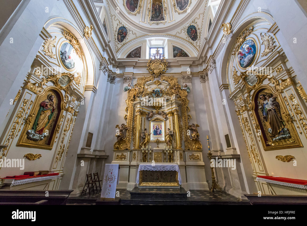 Beautiful interior photo's of the Roman Catholic churches located in ...