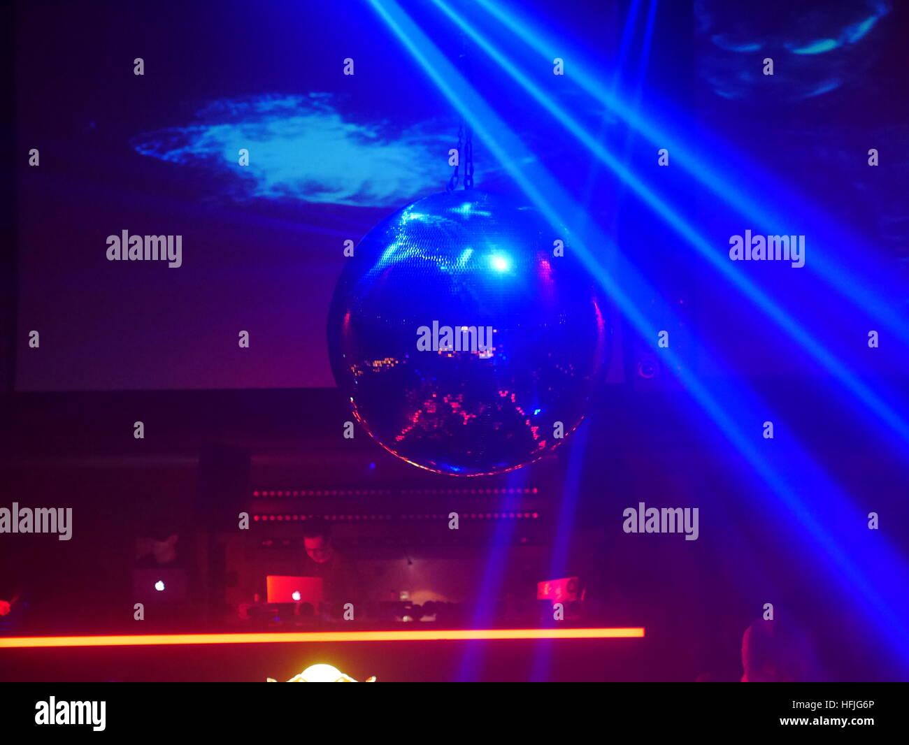 Vintage disco ball hi-res stock photography and images - Alamy