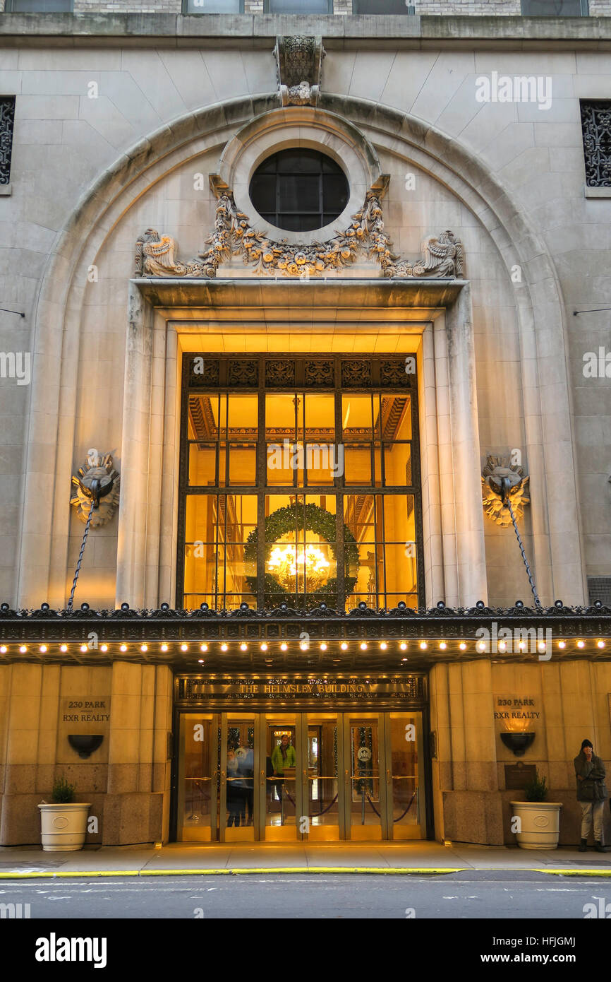 Entrance to the Helmsley Building during the Holiday Season, NYC, USA ...