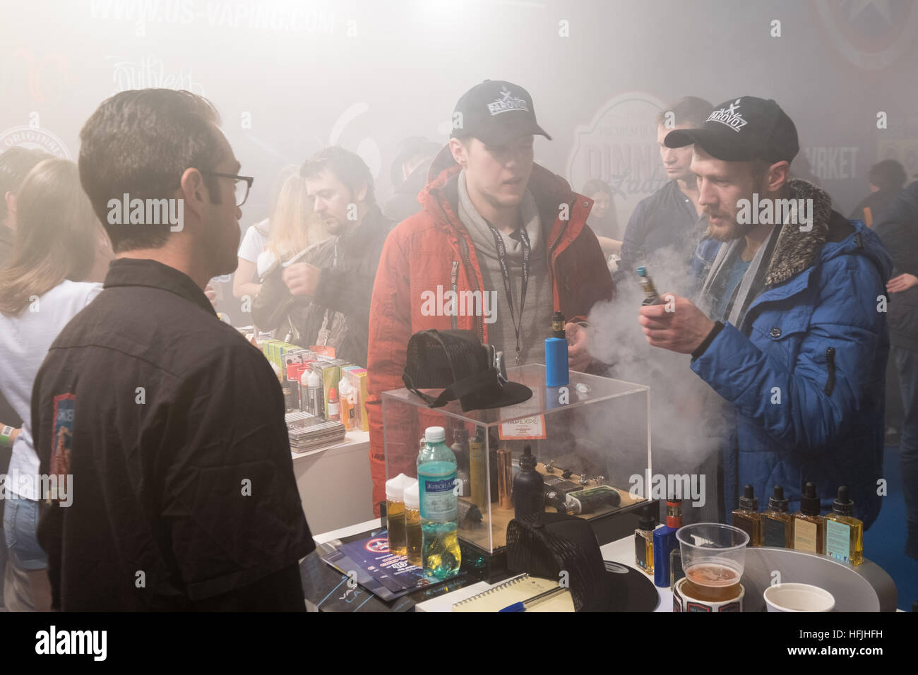 Vaping expo hi-res stock photography and images - Alamy