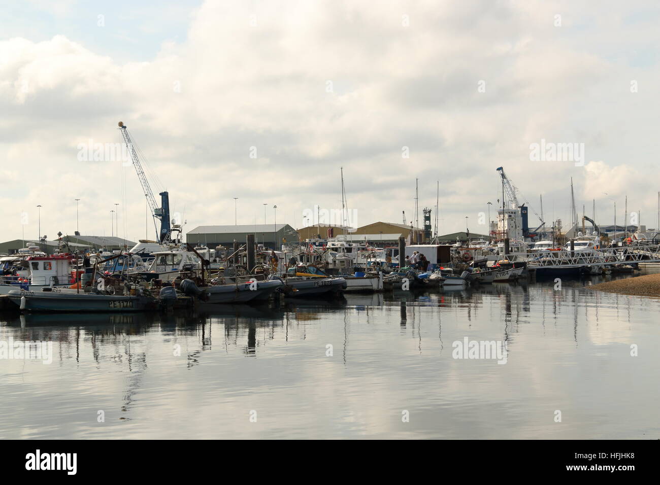 Poole docks hi-res stock photography and images - Alamy