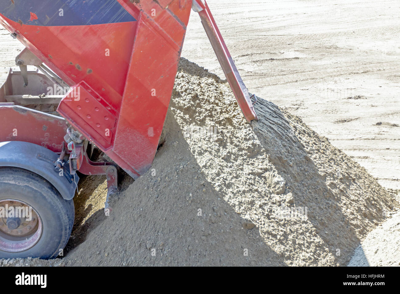 Dump truck unloading sand hi-res stock photography and images - Alamy