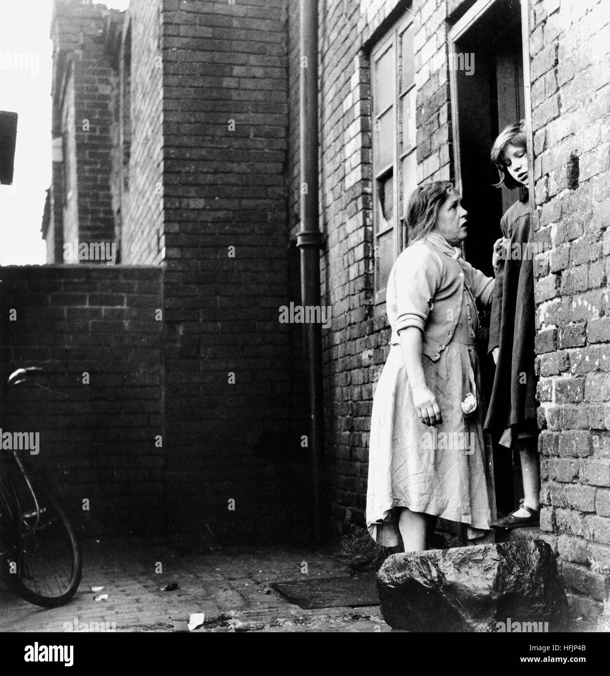 Slum uk Black and White Stock Photos & Images - Alamy