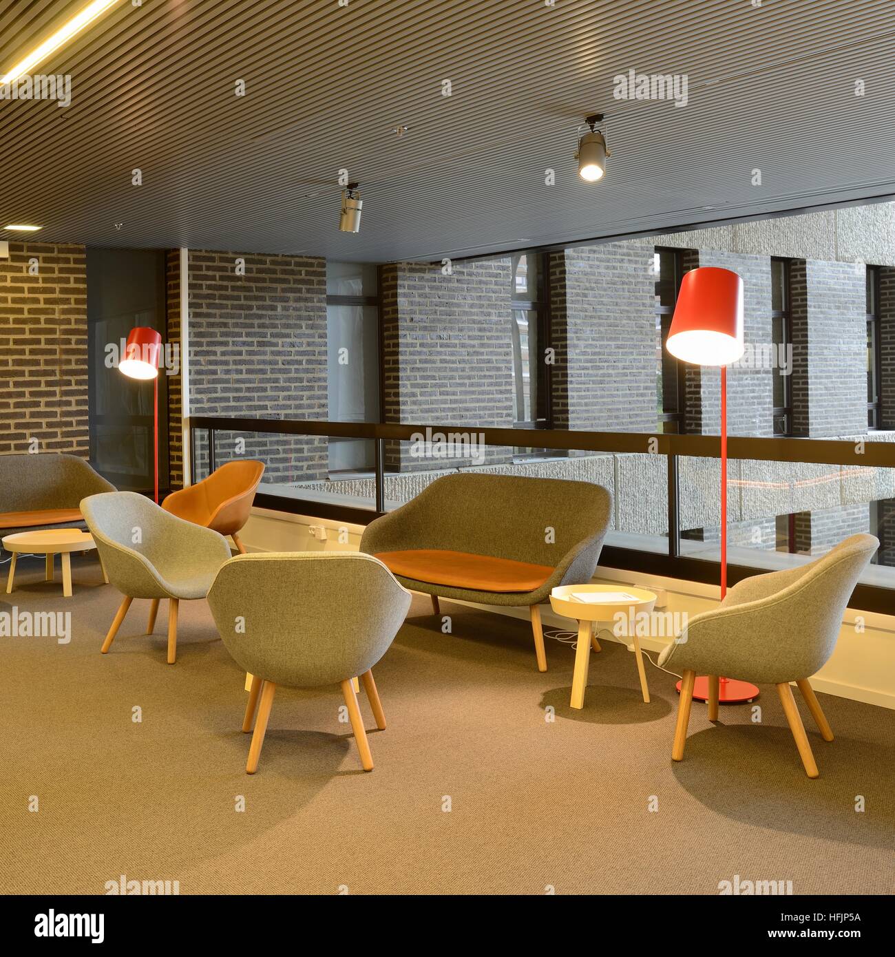 University cafeteria hi-res stock photography and images - Alamy