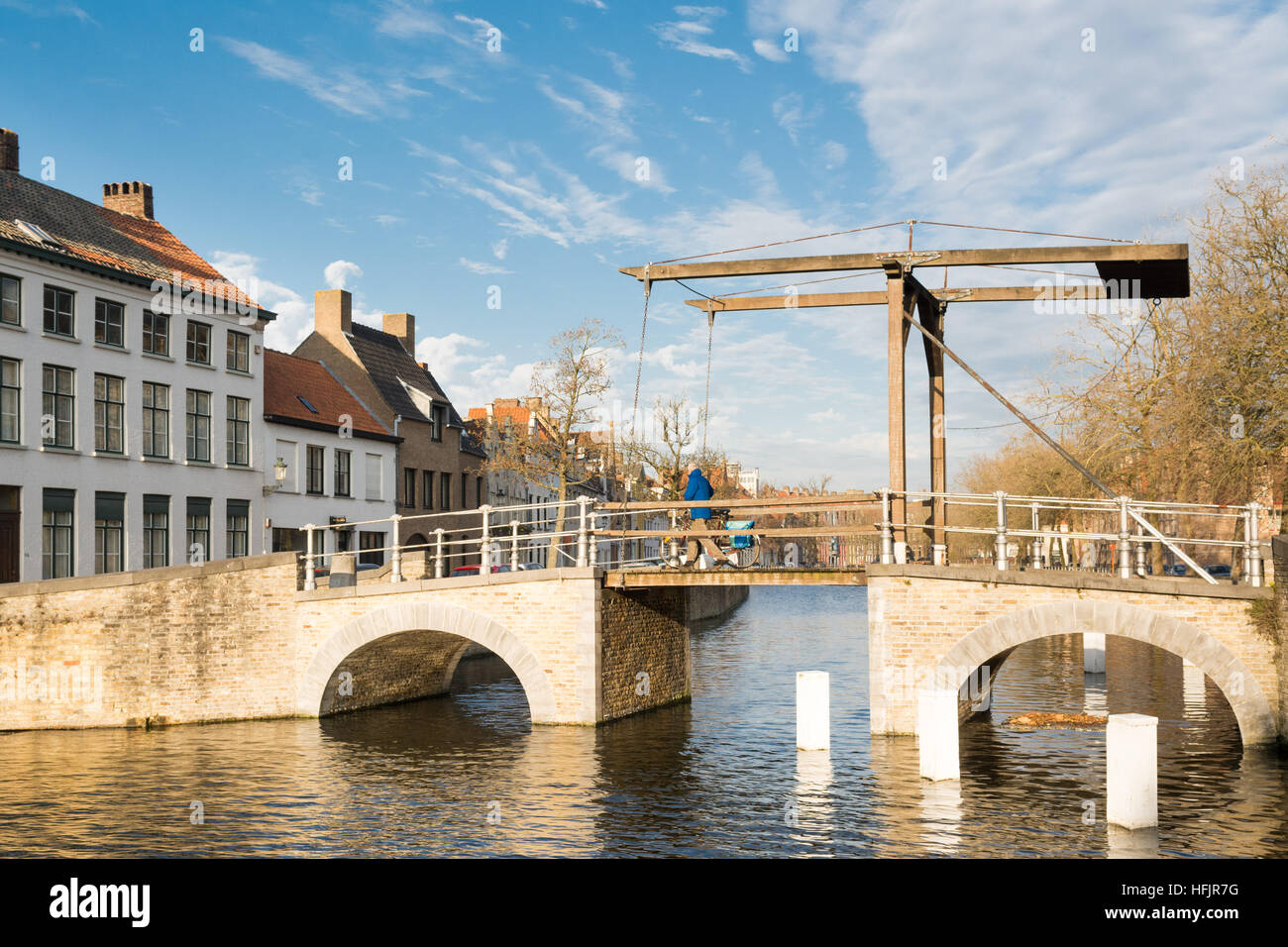 Bruges bridge - wooden lift up bridge across the Canal Lange Rei ...