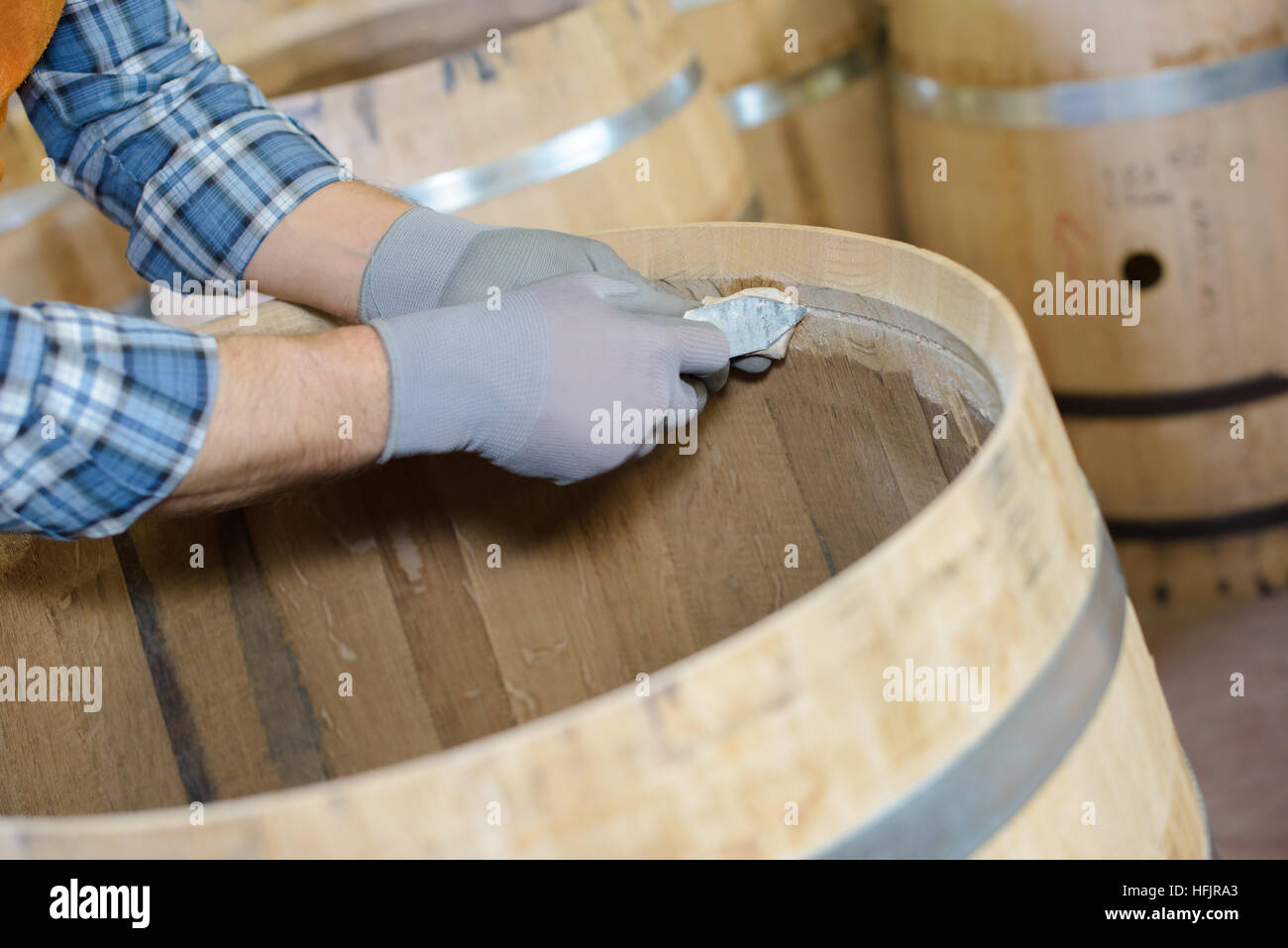 Cooper making wooden barrel Stock Photo - Alamy Cooper making wooden barrel Stock Photo - Alamy