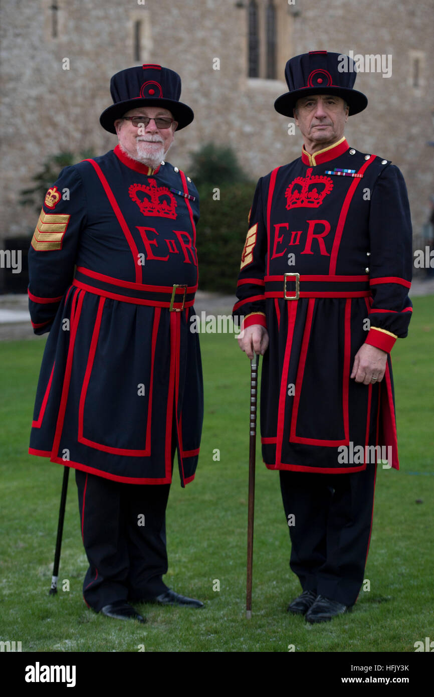 Chief yeoman warder alan kingshot hi-res stock photography and images ...