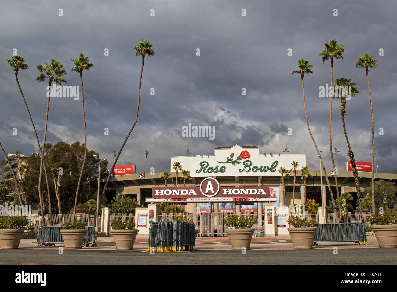Pasadena rose bowl stadium hi-res stock photography and images - Alamy