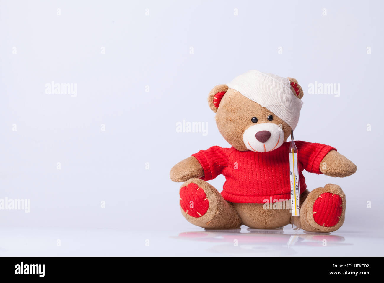 Broken Teddy Bear Stock Photos & Broken Teddy Bear Stock Images - Alamy