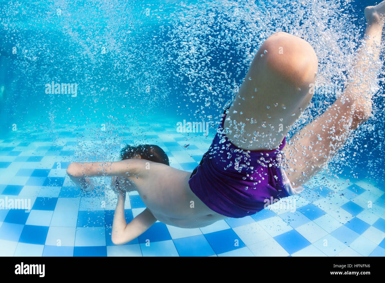 Indoor splash pool water park hi-res stock photography and images - Alamy