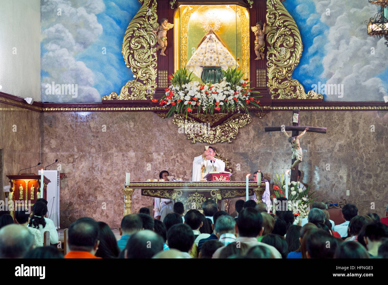 Catholic church sunday mass hi-res stock photography and images - Alamy