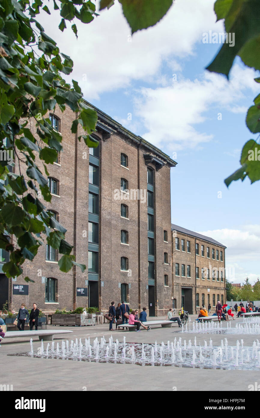 Granary Square, Kings Cross, London, UK Stock Photo - Alamy