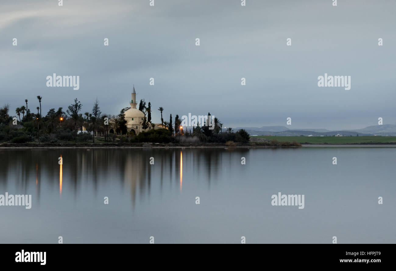 Famous Hala sultan Tekke Muslim shrine mosque on the salt lake of ...