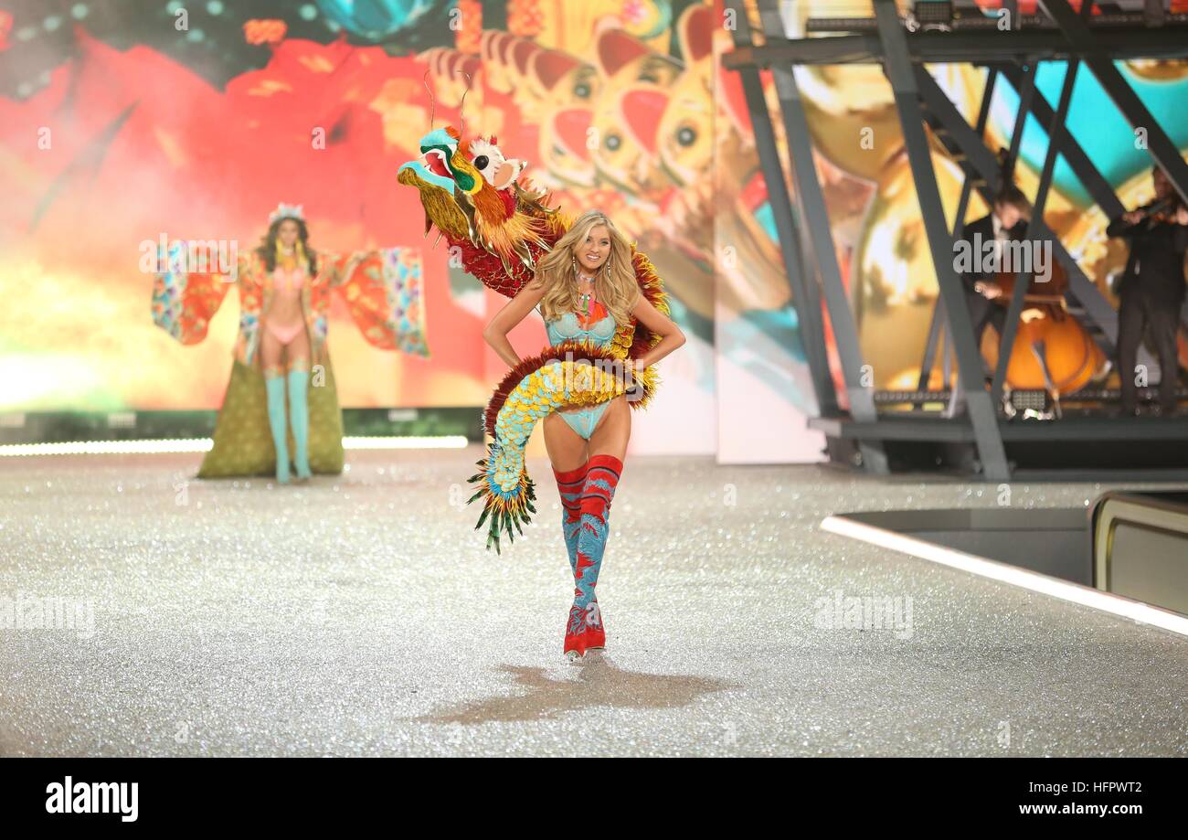 2016 Victoria's Secret Fashion Show Featuring: Model Where: Paris ...