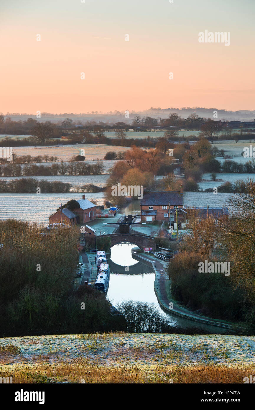 Napton narrowboats hi-res stock photography and images - Alamy