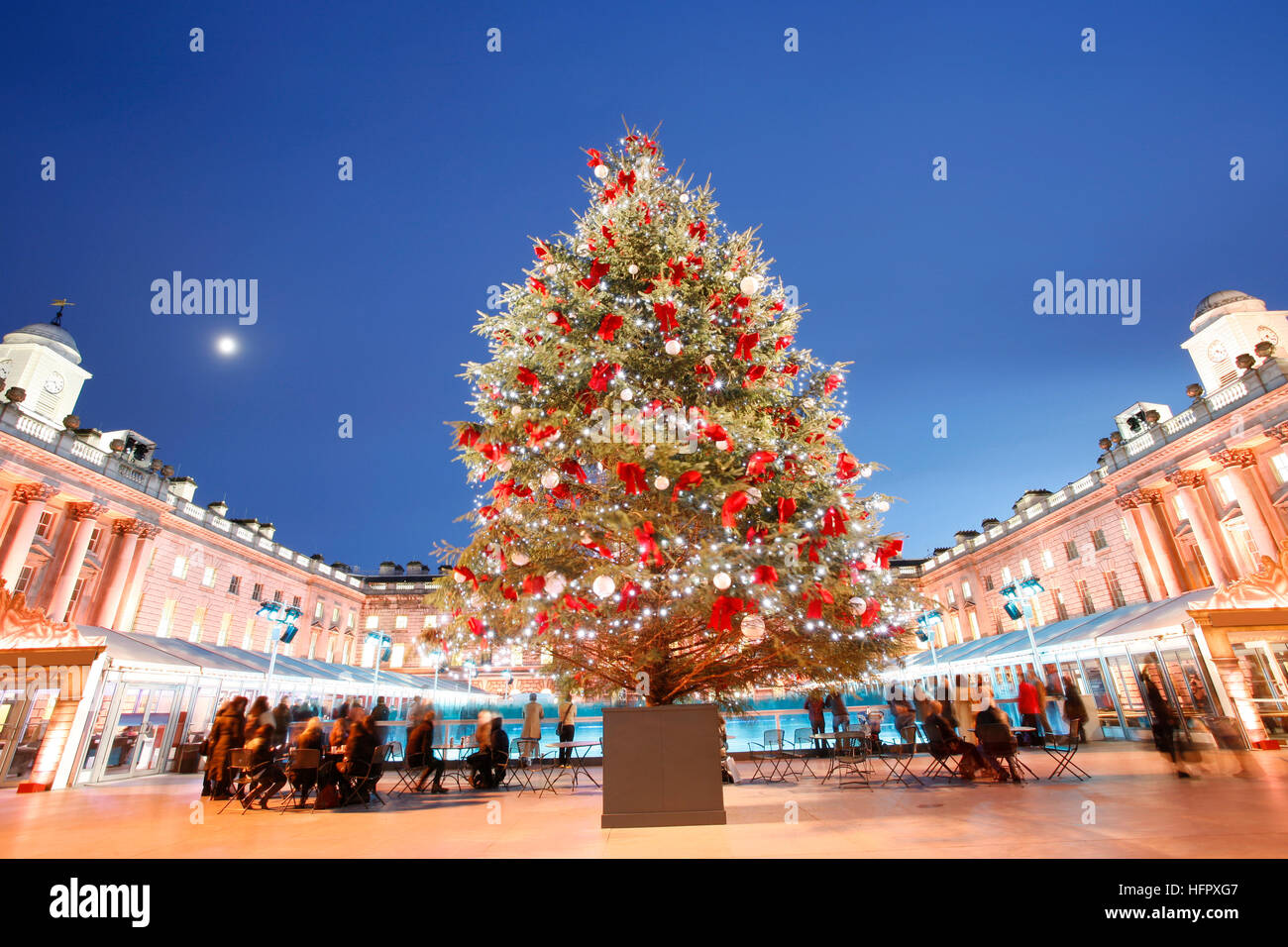 Night View of Somerset House in Strand, London Stock Photo - Alamy