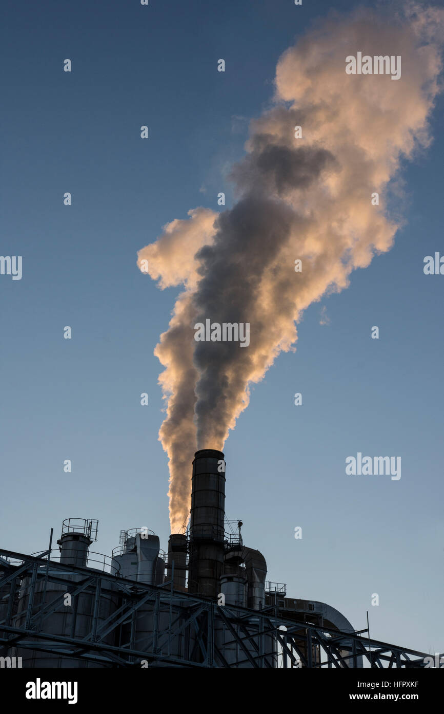 Emission pollution hi-res stock photography and images - Alamy