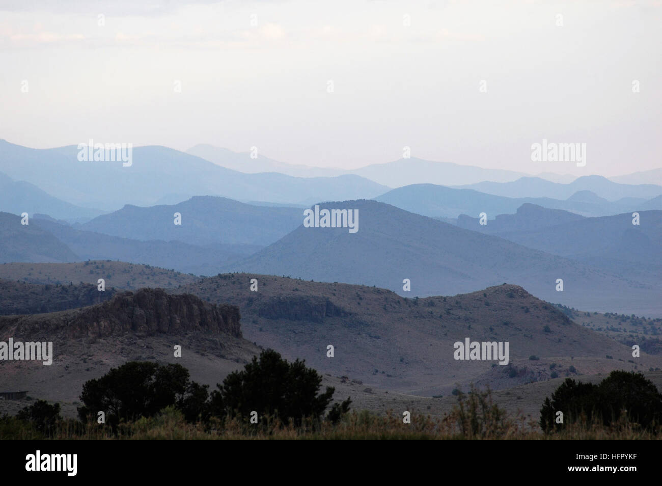 Haze and hills hi-res stock photography and images - Alamy