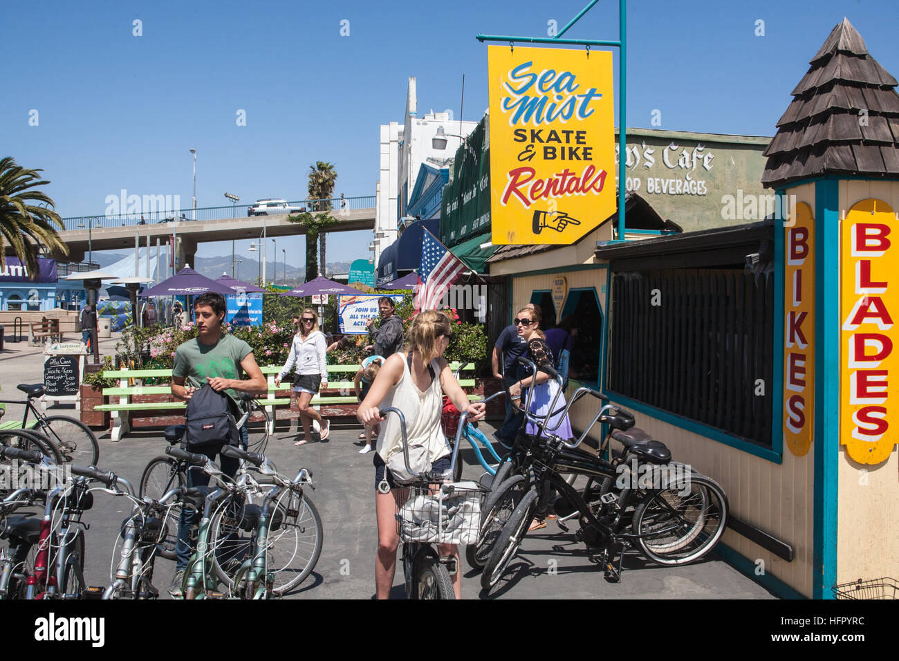 Cycling along cycle path at venice beach hi-res stock photography and ...