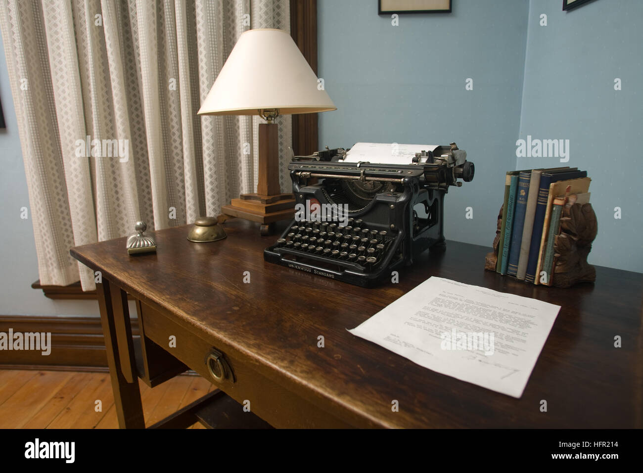 Sir frederick grant banting hi-res stock photography and images - Alamy