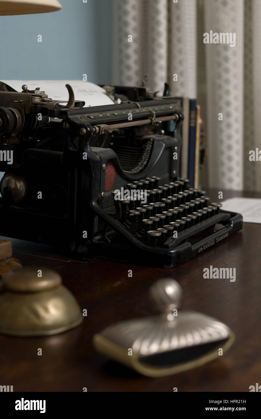 Dr frederick banting hi-res stock photography and images - Alamy