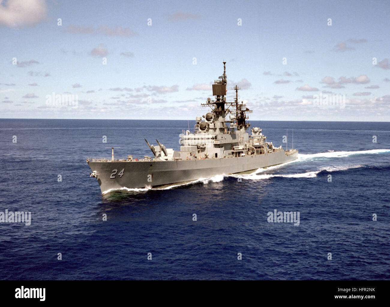 A port bow view of the guided missile cruiser USS REEVES (CG-24 ...