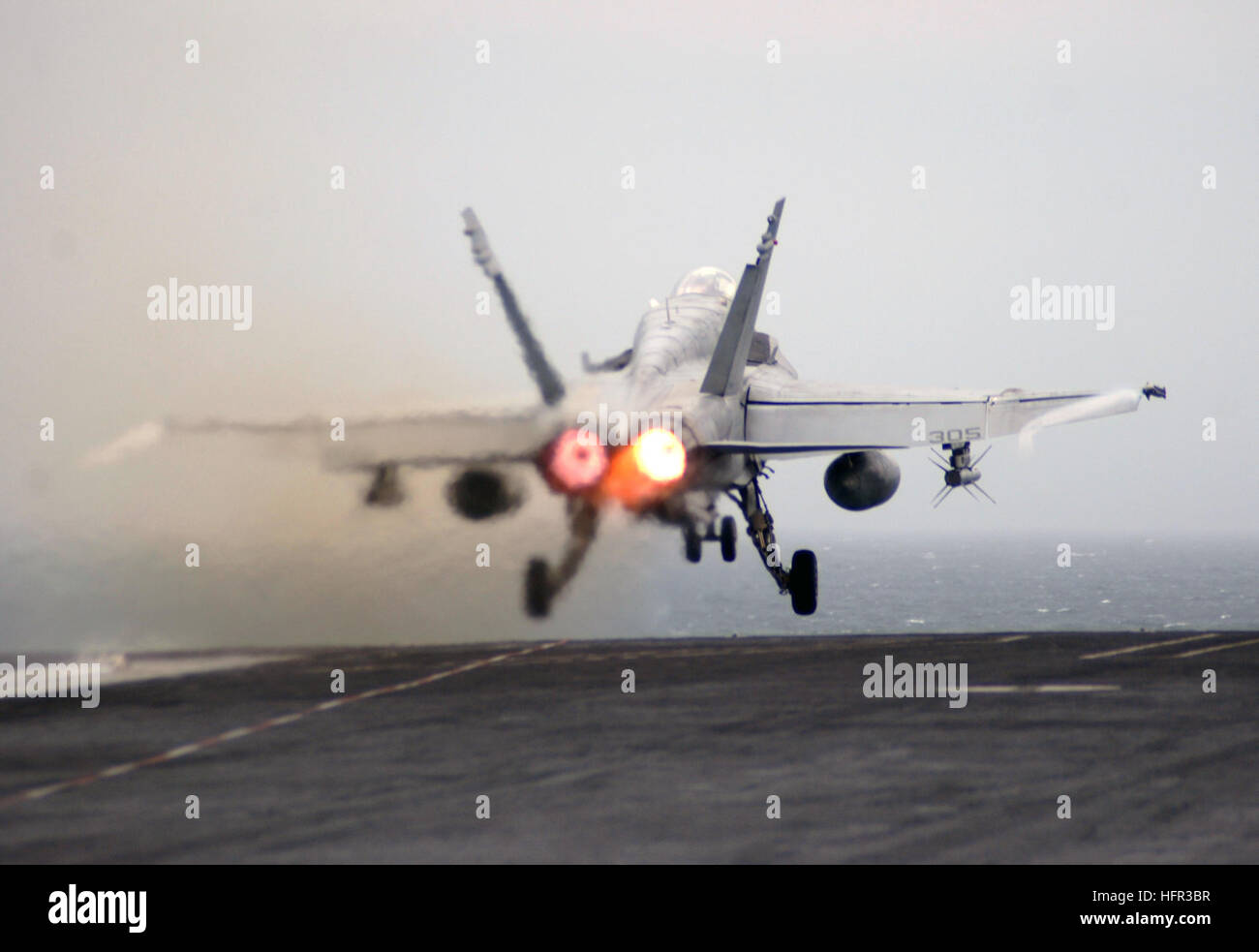 Vfa 15 valions f a 18c hornet hi-res stock photography and images - Alamy
