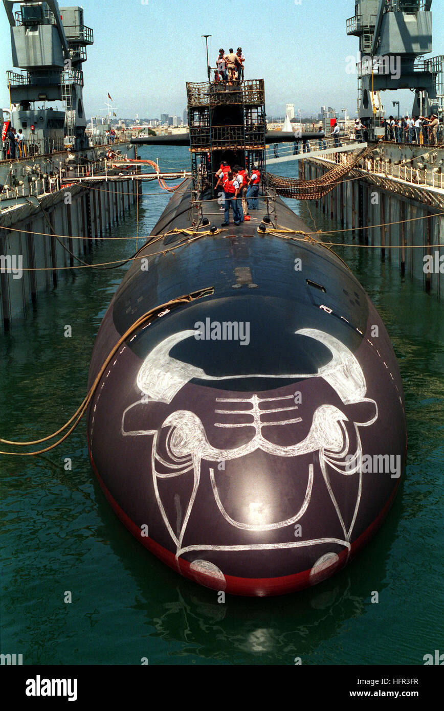 USS Chicago (SSN-721), a Los Angeles-class nuclear-powered attack ...