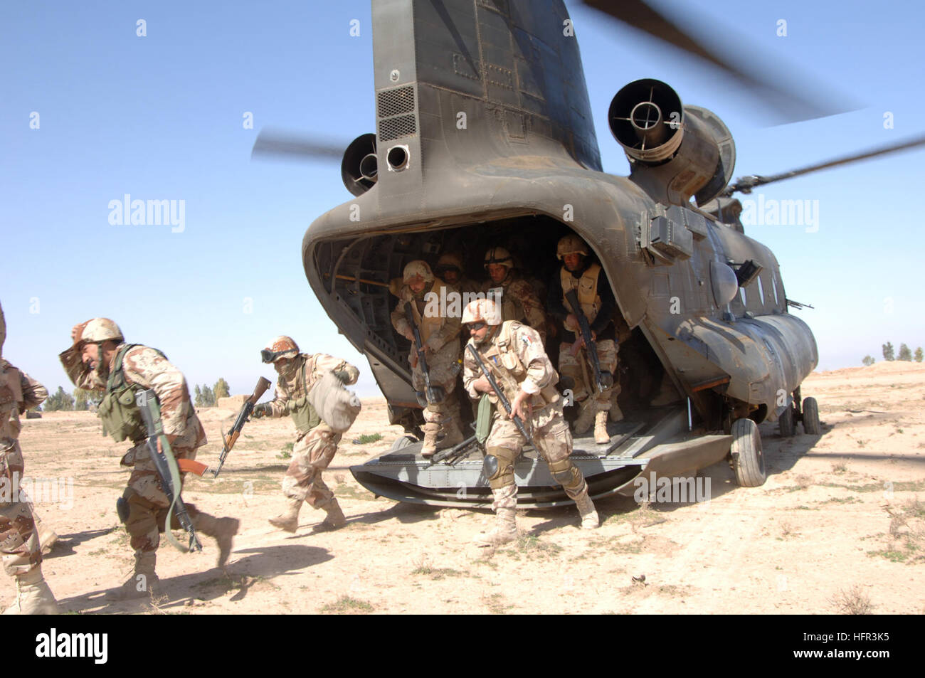 Us soldiers disembark helicopter hi-res stock photography and images ...