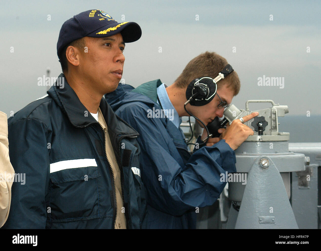 060901-N-2716P-027 Yokosuka Bay (Sept. 1, 2006) - USS Gary (FFG 51 ...