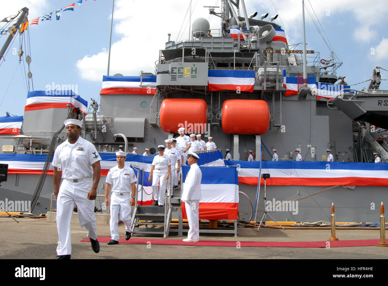 Uss safeguard ars 50 hi-res stock photography and images - Alamy