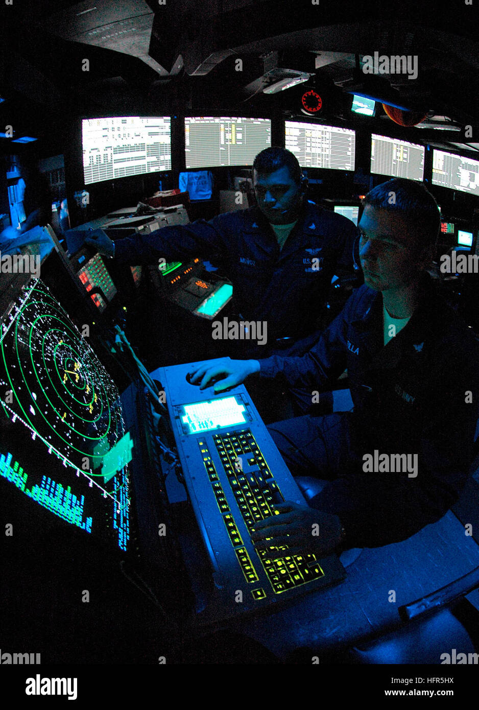 Control center us aircraft carrier hi-res stock photography and images ...