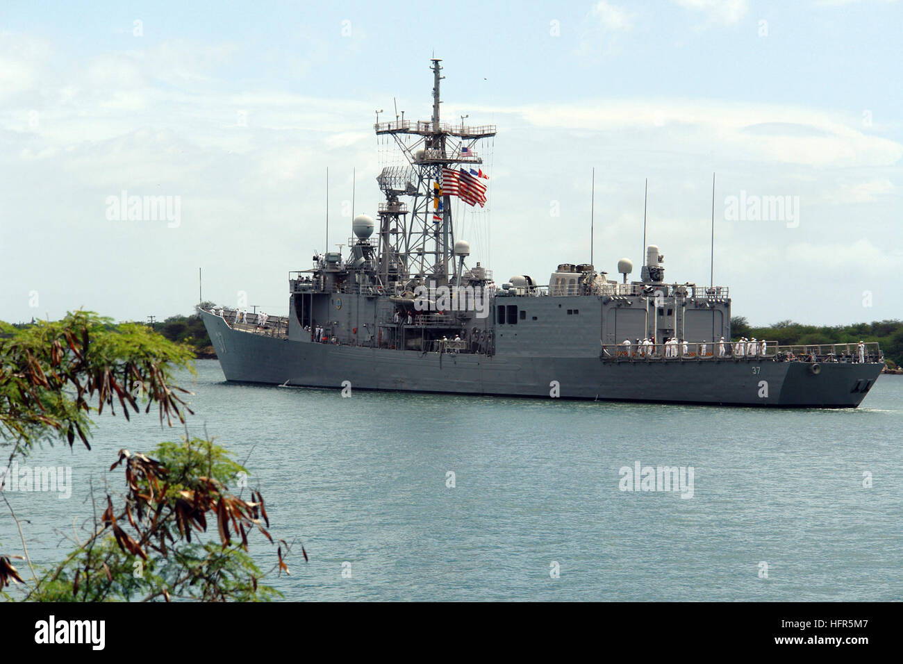 Guided missile frigate uss crommelin ffg 37 hi-res stock photography ...