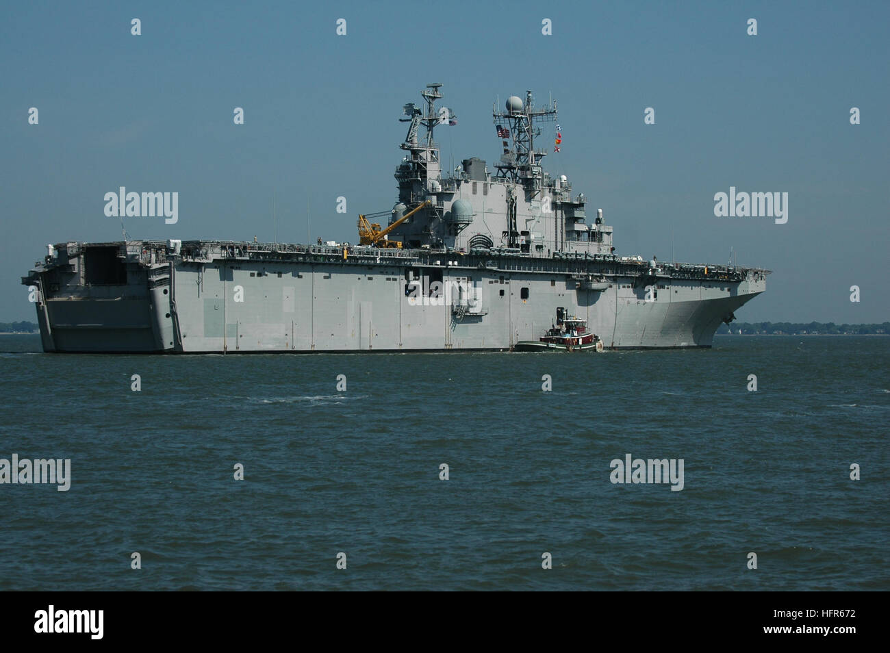 Amphibious assault ship uss saipan lha 2 hi-res stock photography and ...