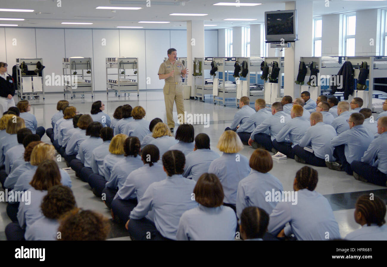 Recruit chief petty officer hi-res stock photography and images - Alamy