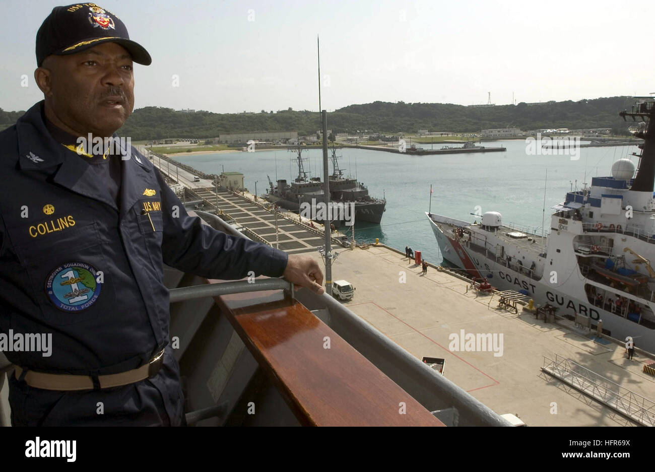 060520-N-9851B-001 White Beach, Okinawa (May 20, 2006) - Commander ...