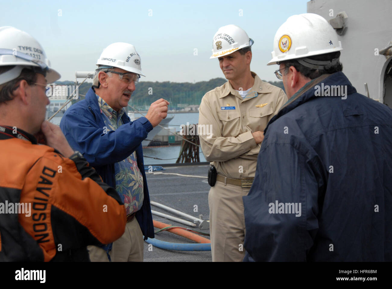 Commanding officer of uss blue ridge lcc 19 hi-res stock photography ...
