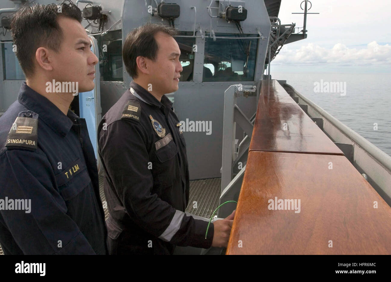 060525-N-9851B-001 South China Sea (May 25, 2006) - Republic of ...