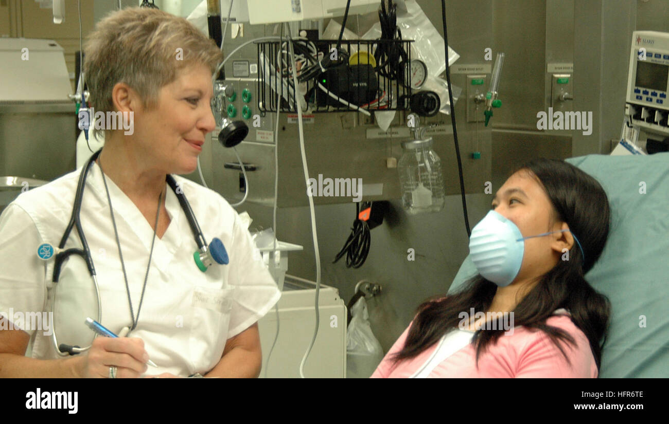 Filipino nurse hi-res stock photography and images - Alamy